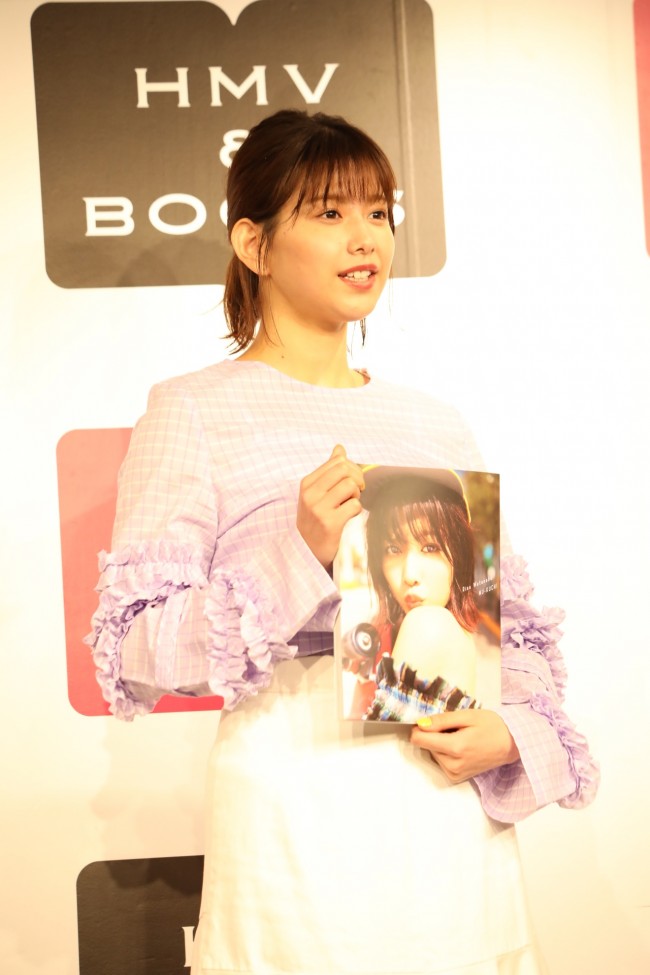 欅坂46・渡邉理佐、初写真集の大胆シャワーシーンは“想定外” /2019年4月8日 写真 エンタメ ニュース |クランクイン!