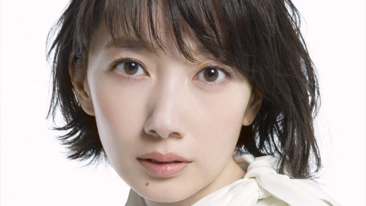 波瑠、『こっち向いてよ向井くん』で恋愛迷子の“向井くん”赤楚衛二の恋の相談相手に ドラマ ニュース |クランクイン!