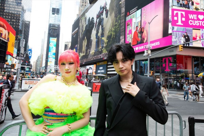 (写真)sexy Zone・中島健人&仲里依紗が大興奮! 映画『トランスフォーマー/ビースト覚醒』nyプレミア参戦 映画 ニュース