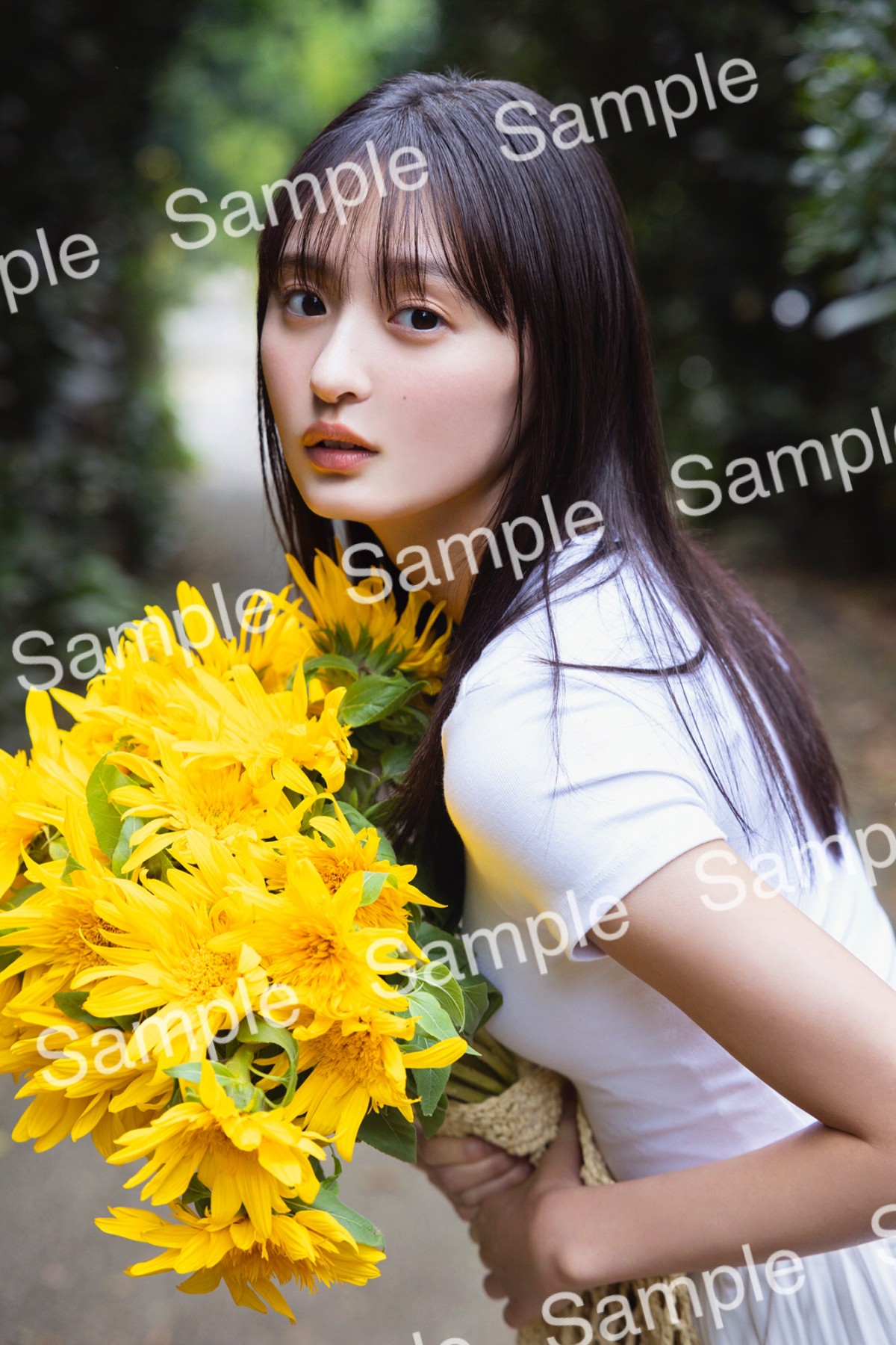 (写真)乃木坂46・遠藤さくら、新たな水着カット公開 ポニーテール姿で大人っぽい表情 エンタメ ニュース |クランクイン!
