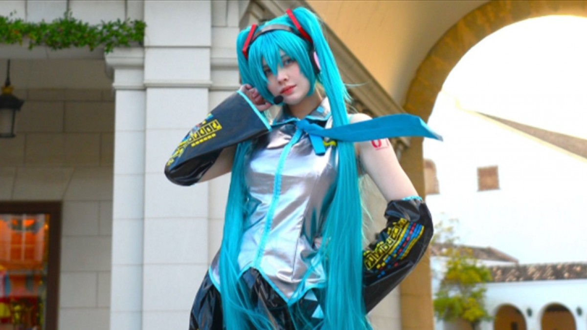 「頭身スゴすぎ」「脚長っ！」 身長182cm美人モデル、コスプレ姿に衝撃 “身長差が凄い”2ショットも話題 - エンタメ - ニュース ｜クランクイン！