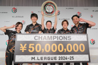 「Mリーグ2024-25閉幕イベント」閉幕式より　初優勝したセガサミーフェニックス